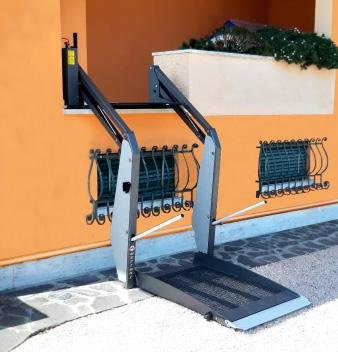 PIATTAFORME ELEVATRICI: SOLLEVATORE